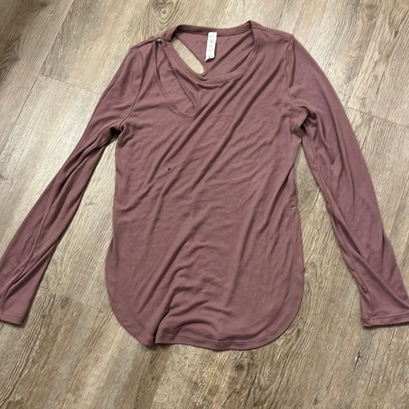 ALO Yoga | Tops | Alo Shirt | Poshmark